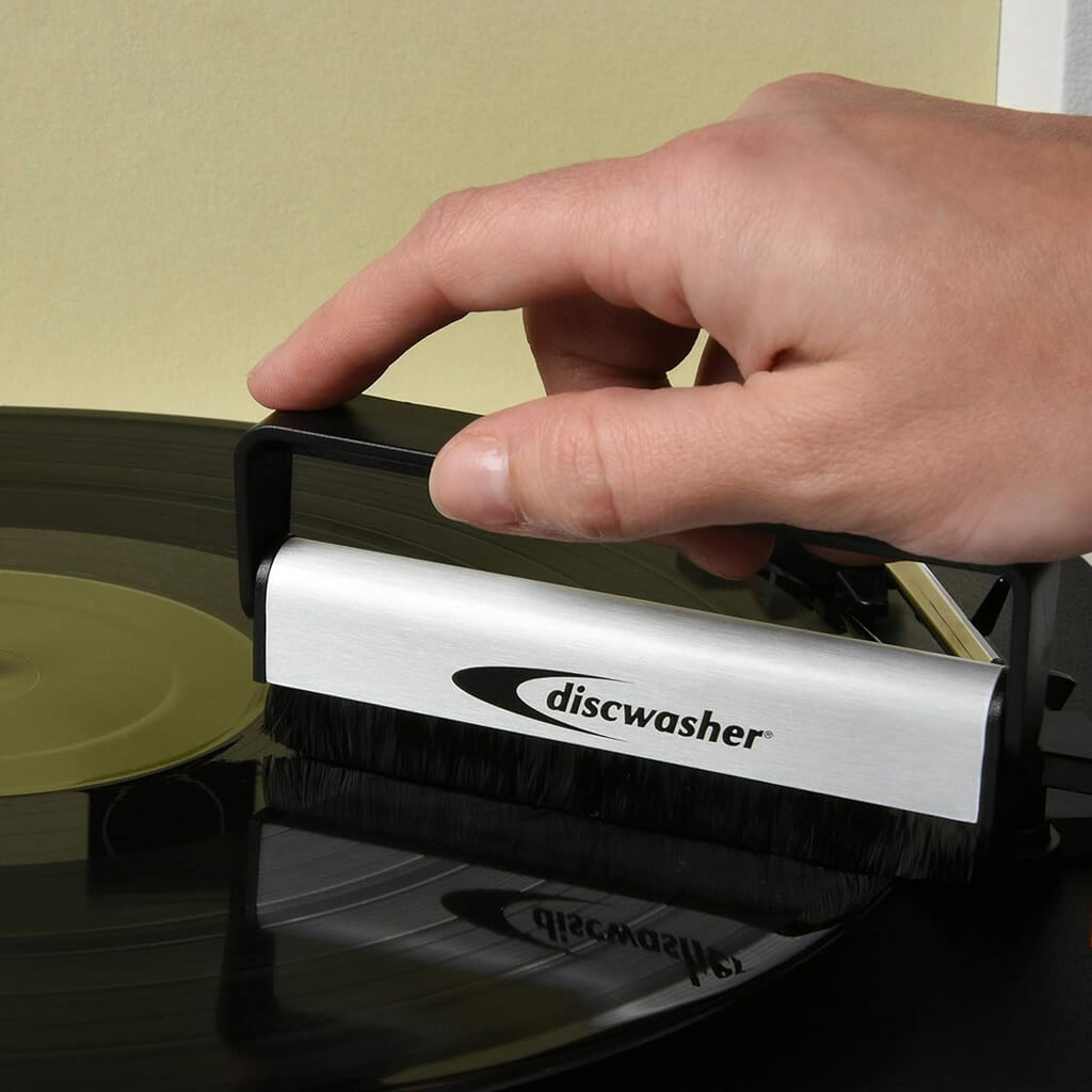 Discwasher Carbon Fiber Brush – Skylabs